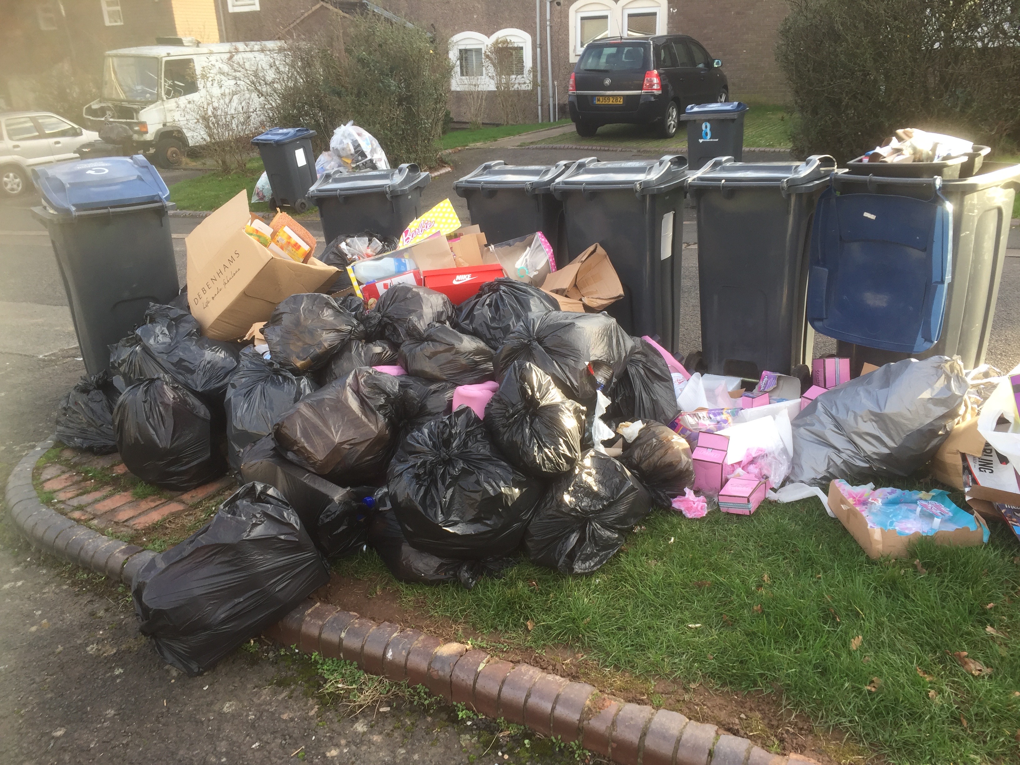 The True Cost of Labour's Bin Strike Chaos Revealed! - Frankley Forward